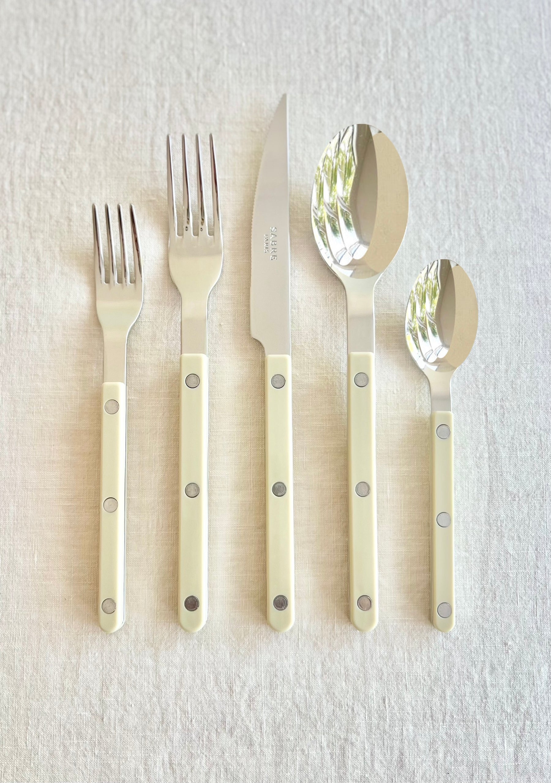 Bistro Light Kaki Flatware - 5 piece set by Sabre