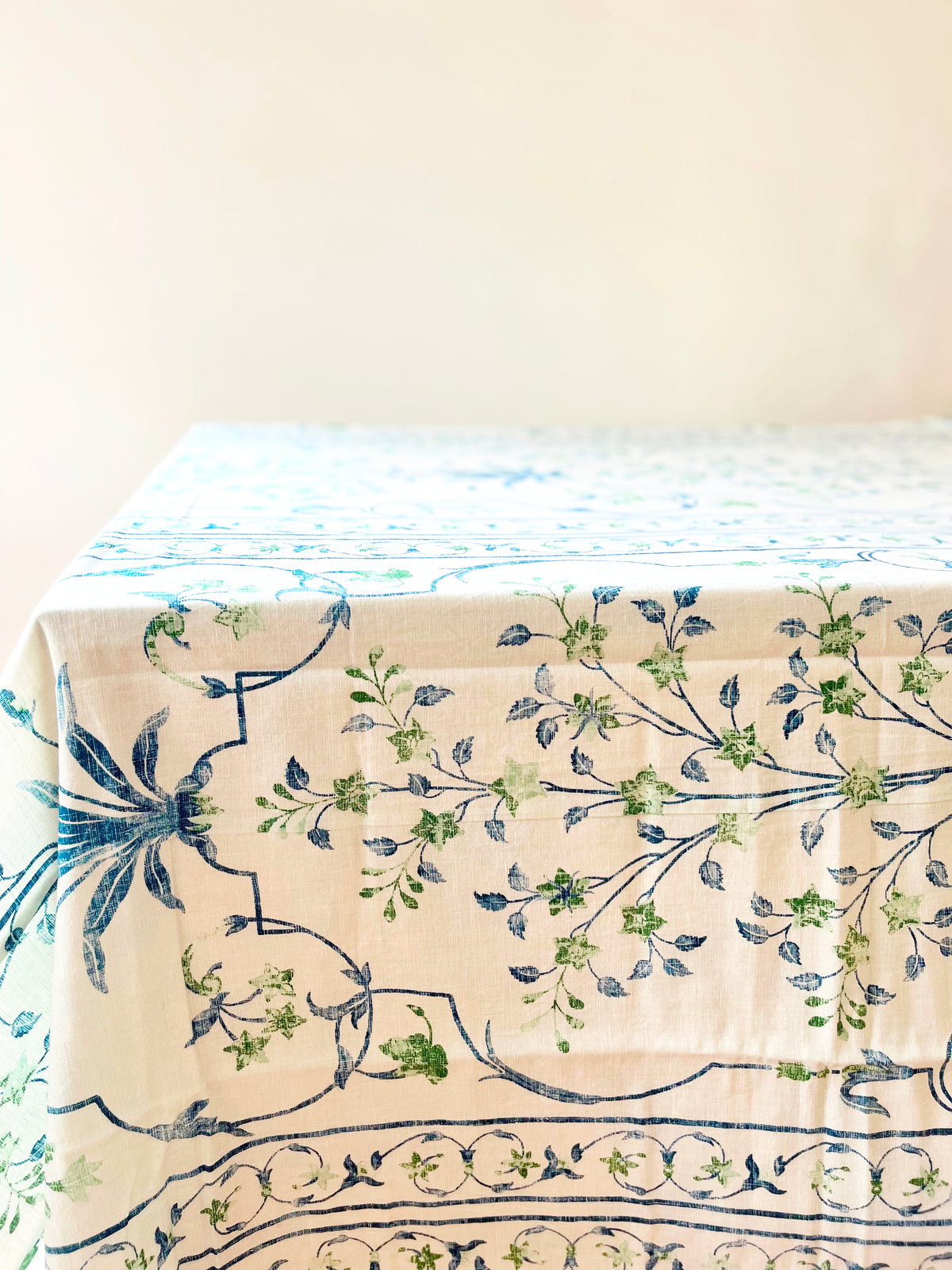Tablecloths & Runners – theARKelements